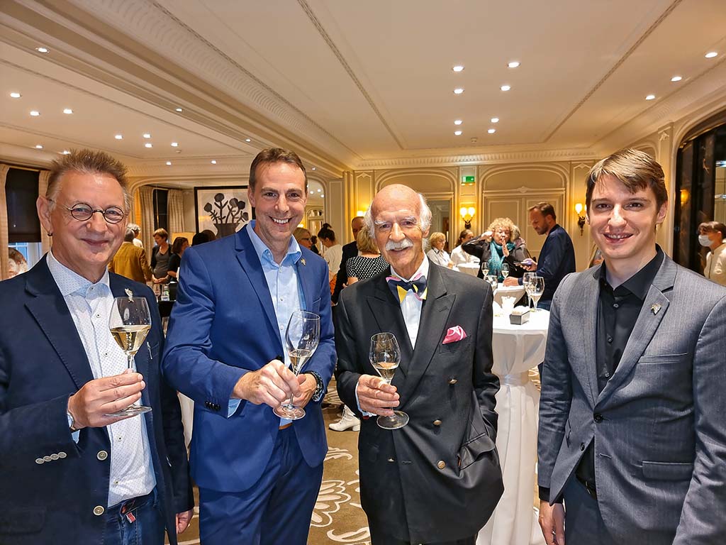 «Mit dem Hut in der Hand …» – Hotelier.ch